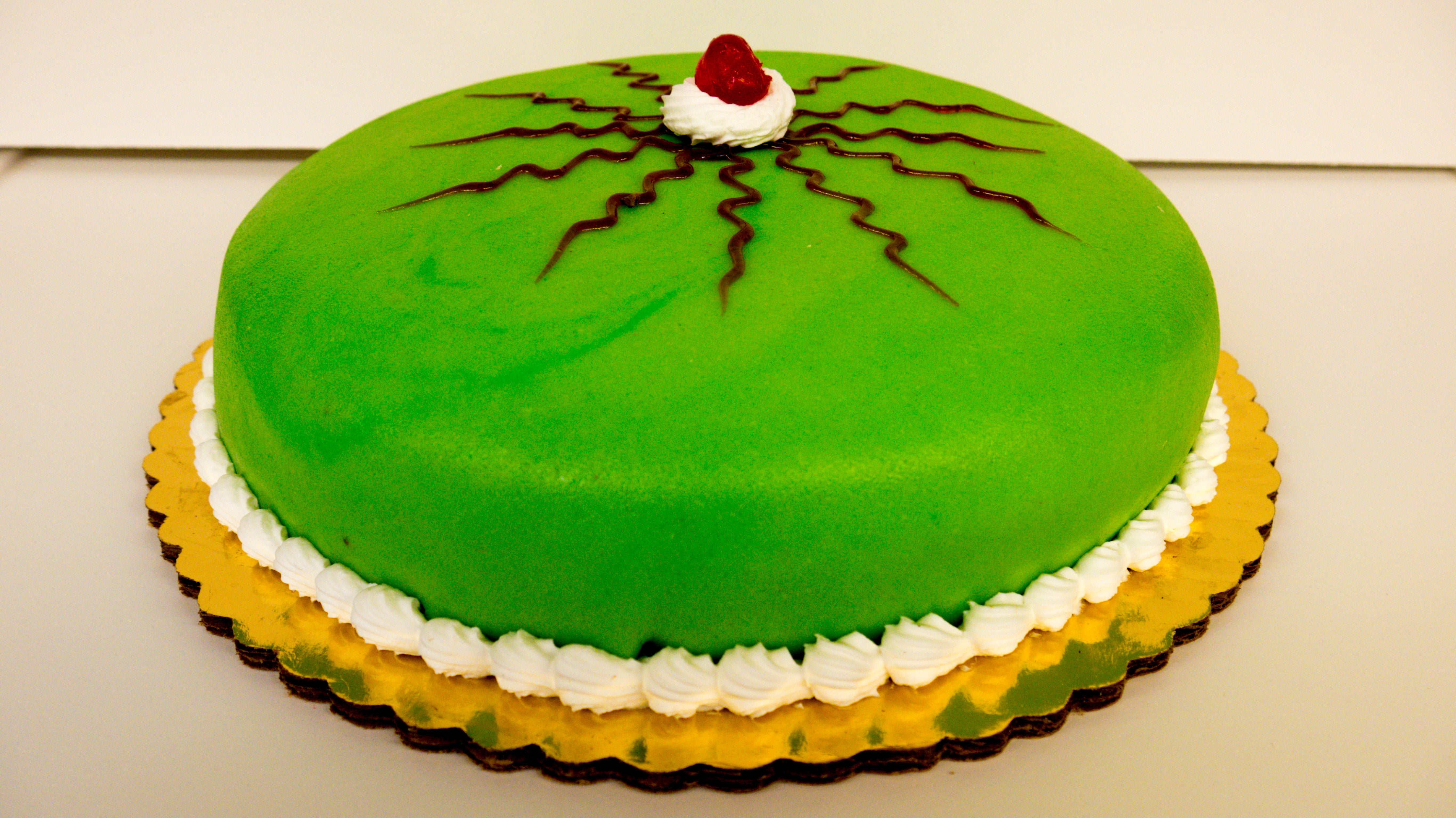 Bomba Cake – Modern Pastry