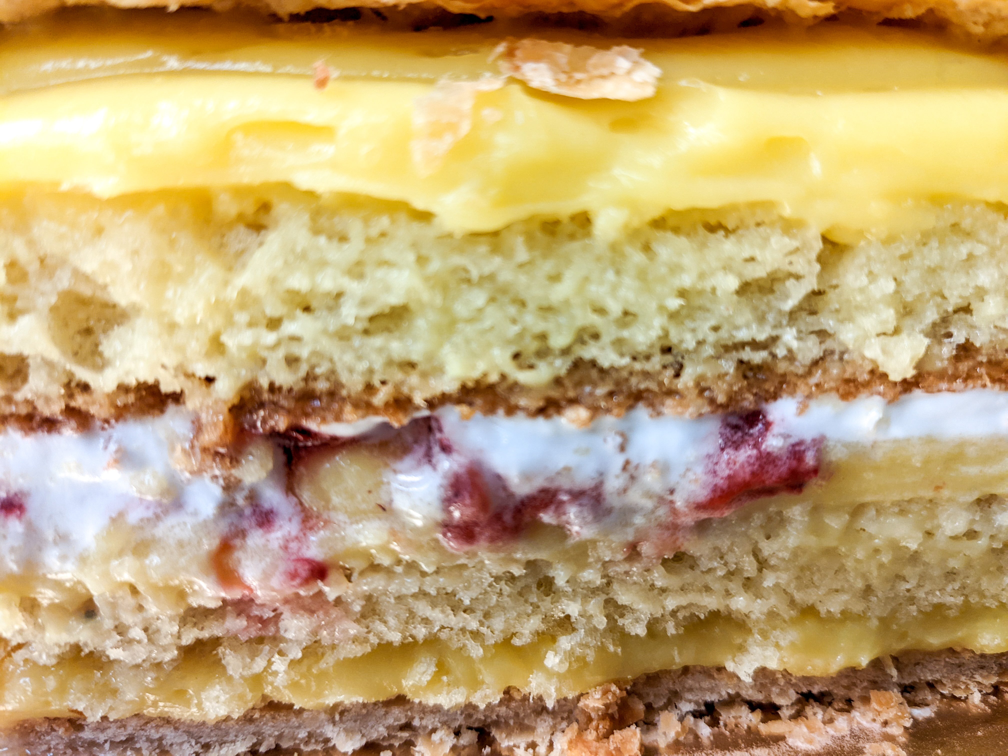 Parigina Cake with Strawberries – Modern Pastry